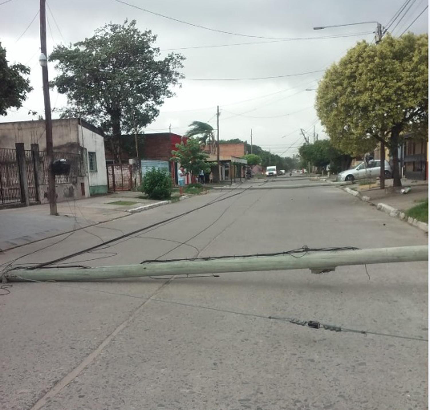 Un viento feroz causó graves destrozos en Tucumán: cortes de luz ...