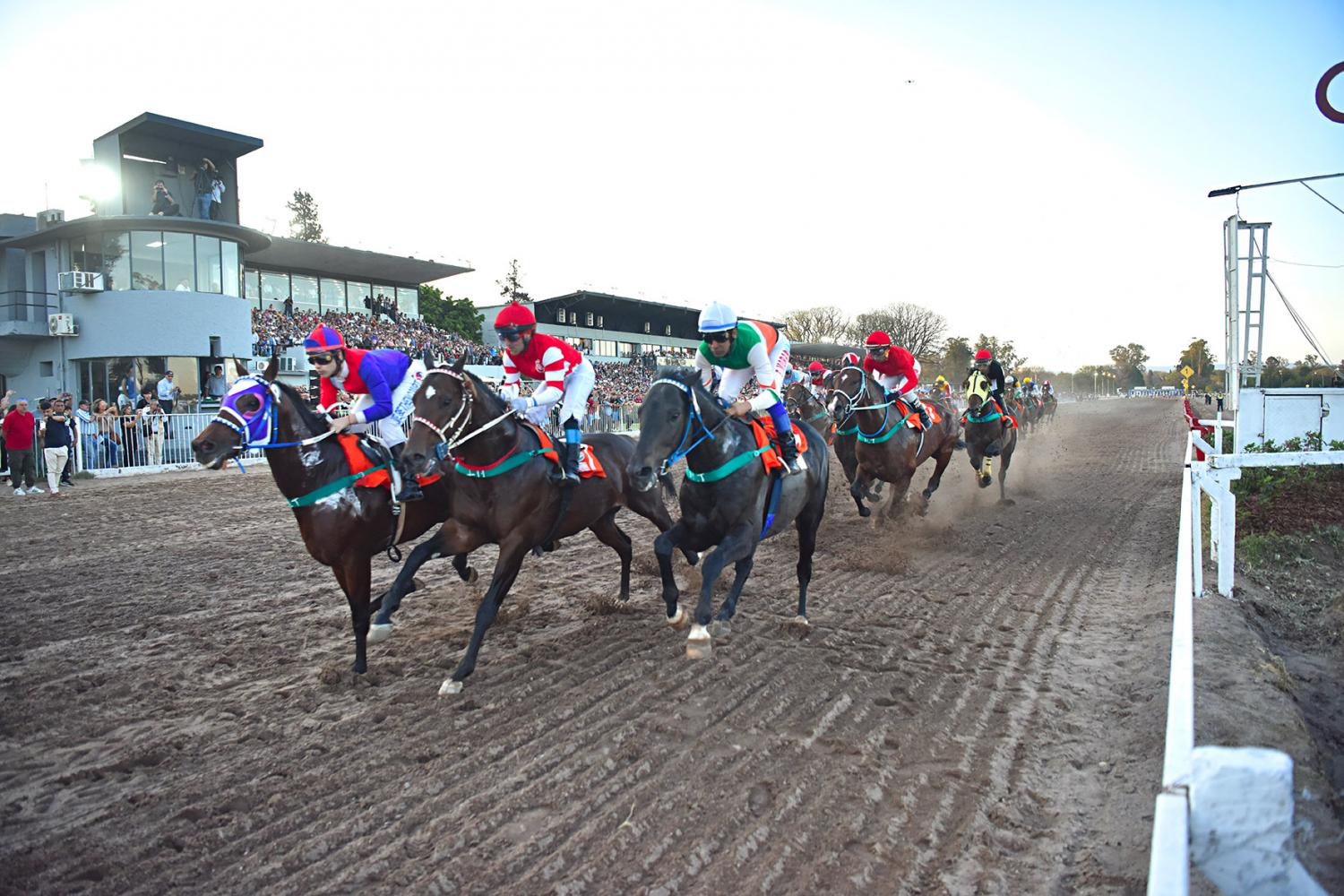 Suffok conquistó el Gran Premio Batalla de Tucumán - LA GACETA Tucumán
