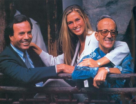 El cantante Julio Iglesias tendrá un hermano a los 60
