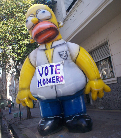 Homero Simpson quiere ser intendente de La Plata
