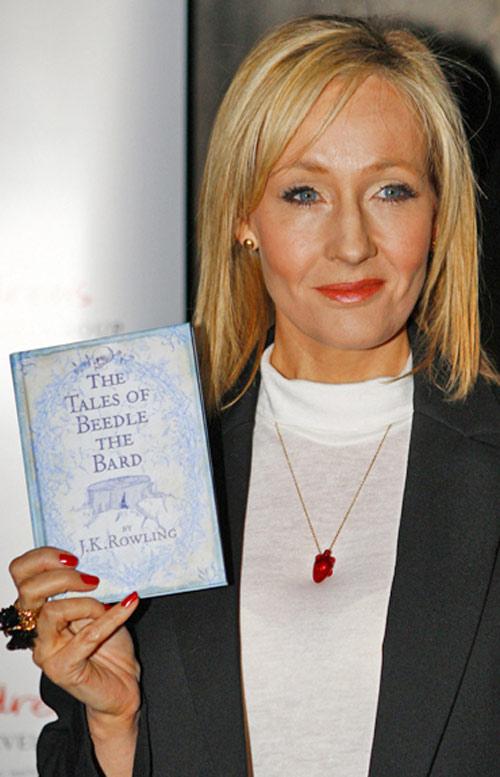 J.K. Rowling, creadora de Harry Potter, ahora hechiza a los fans con ...