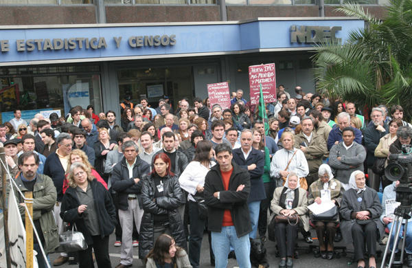 Empleados del Indec exigen que se vaya la "patota" de Moreno