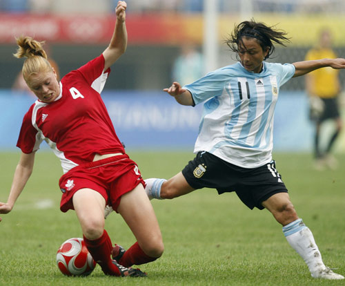 Las chicas no pudieron con Canadá