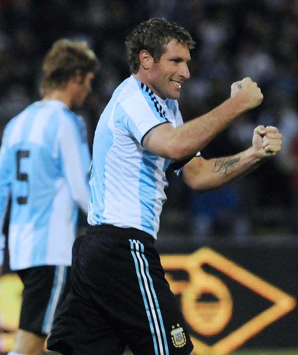 El fútbol de "Pocho" Insúa y los goles de Palermo marcaron las diferencias