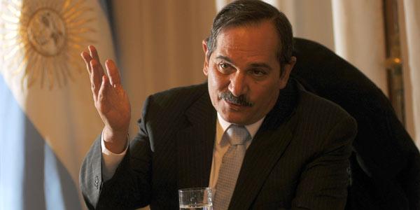 Alperovich prevé un 2010 con reclamos salariales