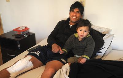 En un insólito episodio, Raúl Saavedra se lesionó