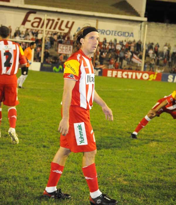Oreja se llevó todos los aplausos en el debut