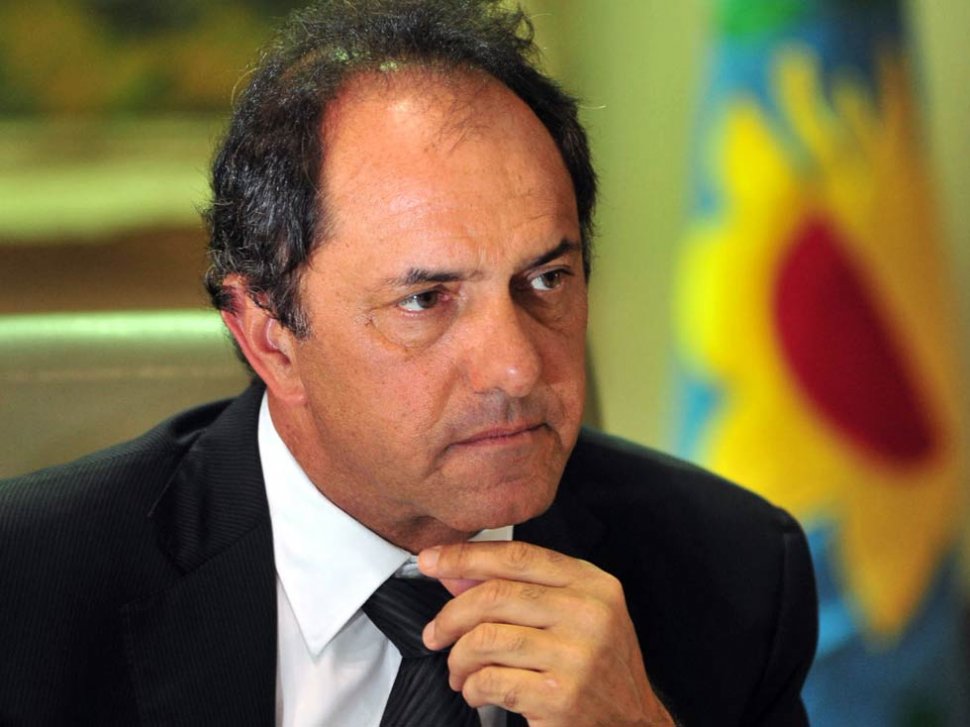 Scioli pide a Cobos que apoye la gobernabilidad