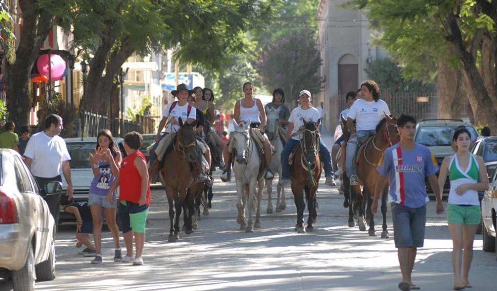 San Pedro y Raco se vestirán de folclore