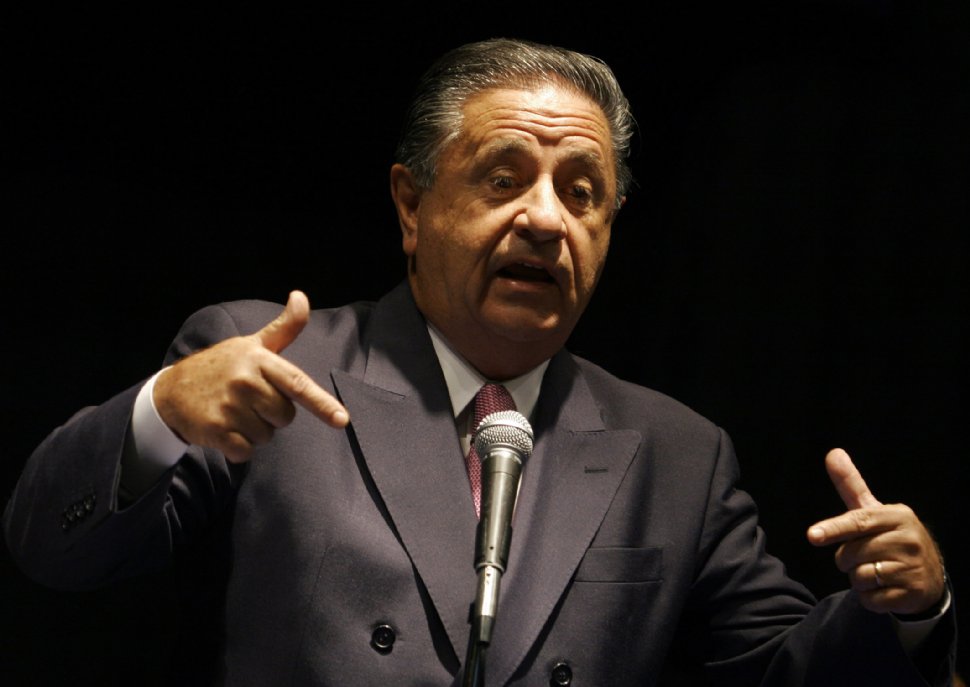 Duhalde está seguro que él es el candidato que puede enfrentar, con ...