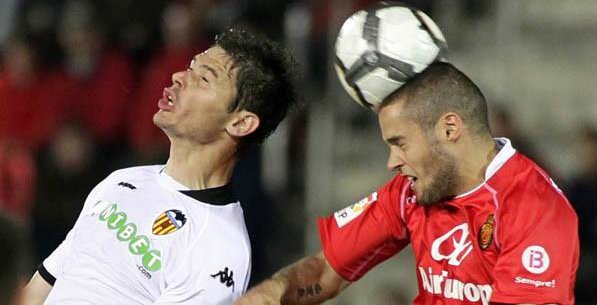 Cabecear la pelota puede causar daños cerebrales