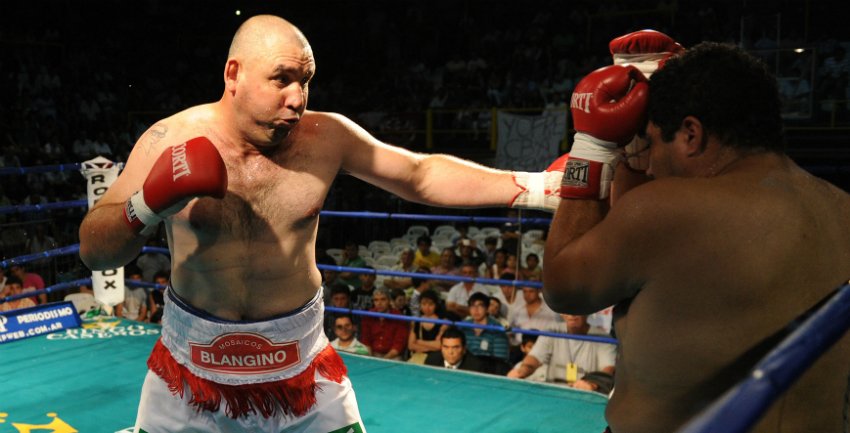 "La Mole" Moli retuvo el título en una pelea para el olvido