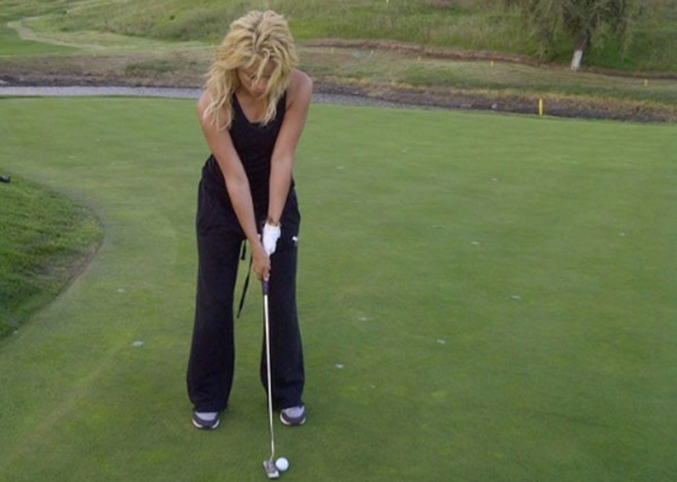 Shakira dio clases de golf
