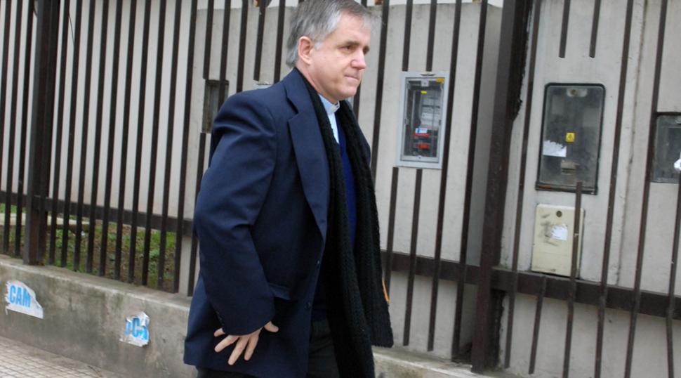 El padre Grassi recuperará la libertad