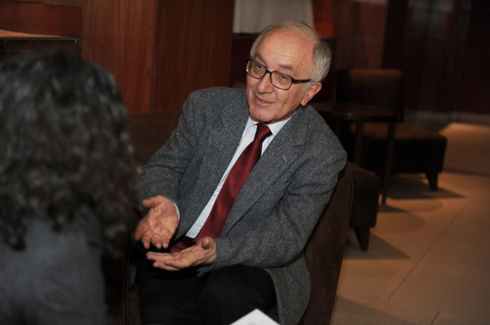 "El poder público se legitima sólo cuando justifica sus actos"