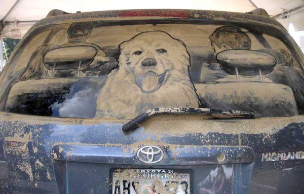 Con el auto sucio también se puede hacer arte
