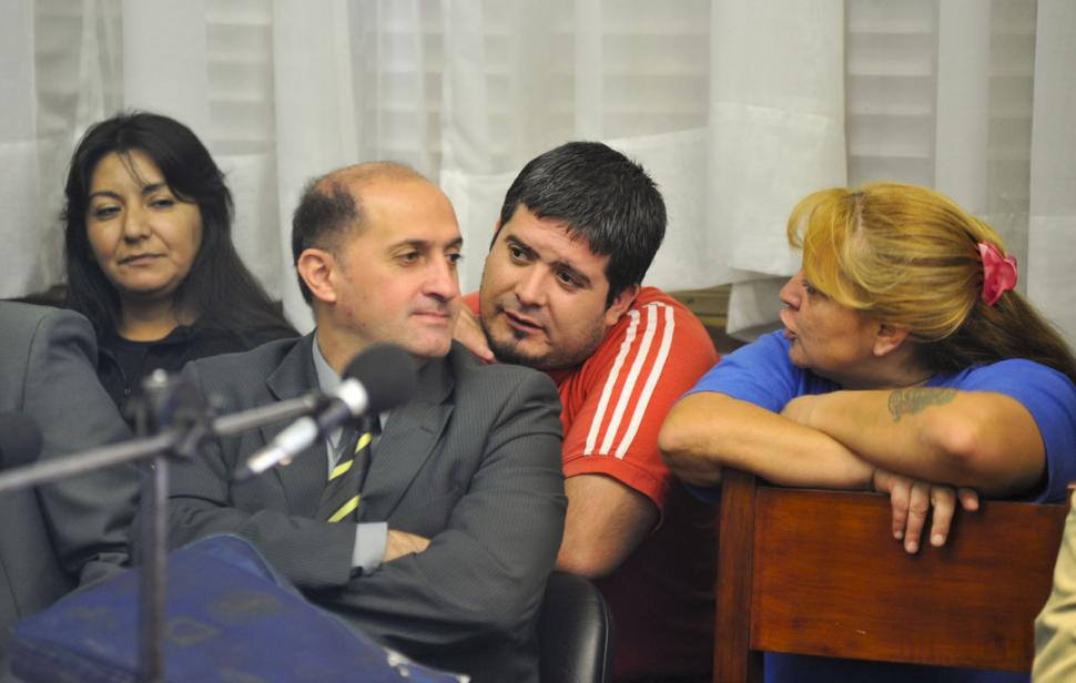 "Muestra cómo investigó Tobar"