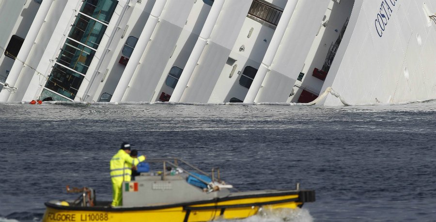 Schettino: "Cuando vi que la nave se inclinaba, me bajé"