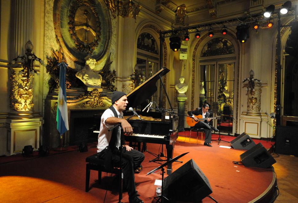 Facundo Ramírez: Un piano que bucea en dos mundos diferentes