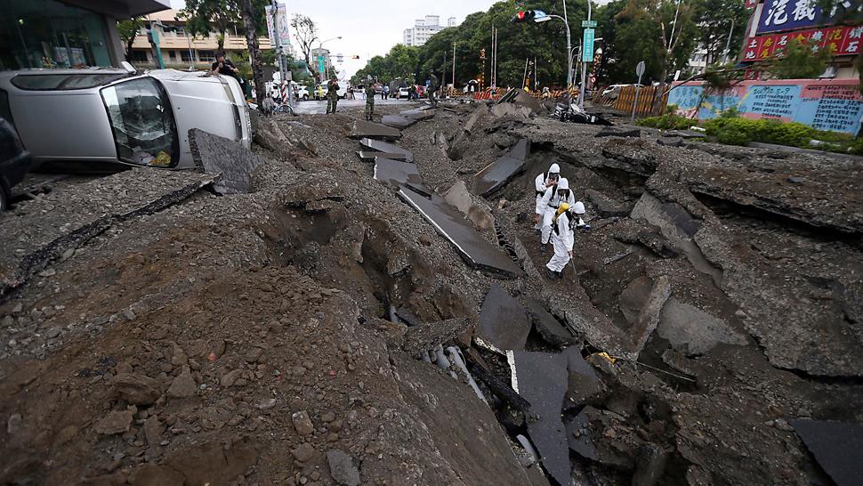 Impactantes fotos: explosiones subterráneas de gas dejan al menos 25 ...