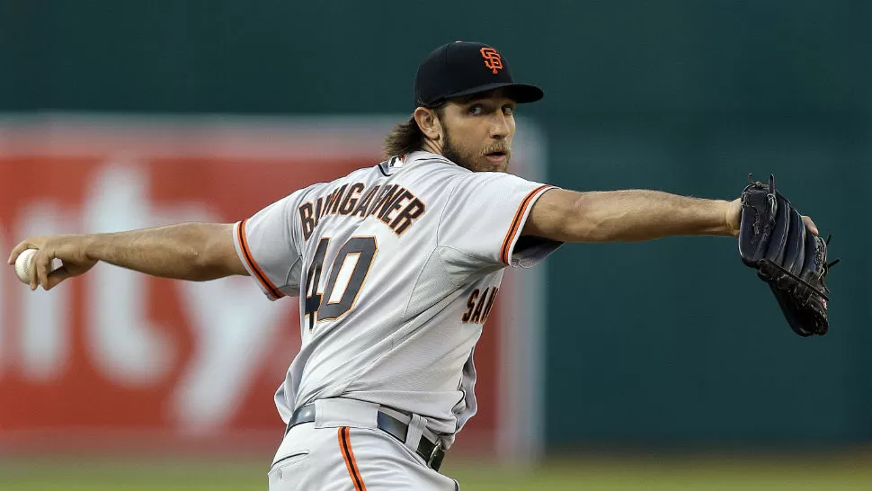 Bumgarner, el hombre que enamoró a Sports Illustrated
