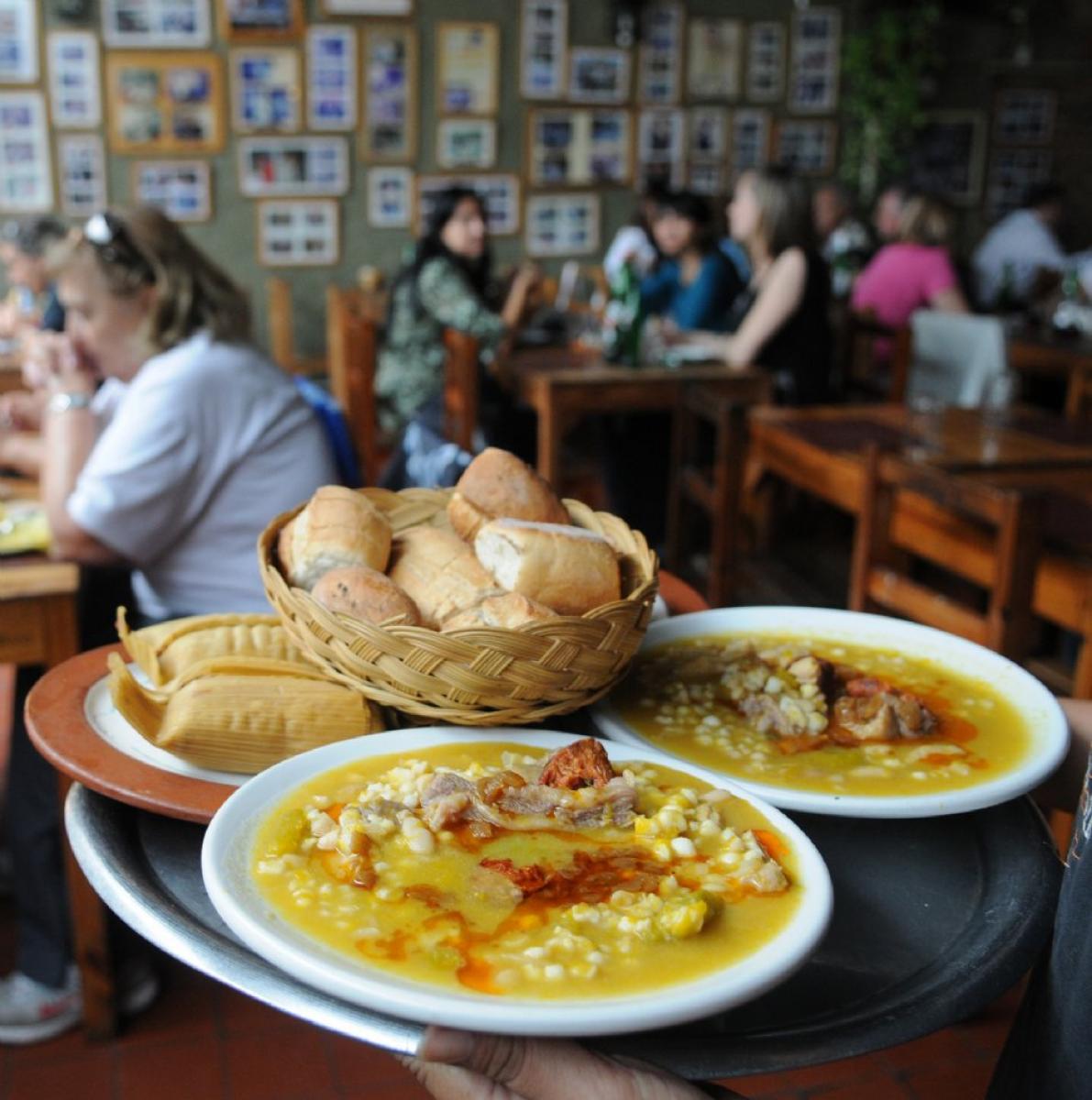 No más esfuerzo: crearon una máquina para revolver locro | Contexto Tucuman