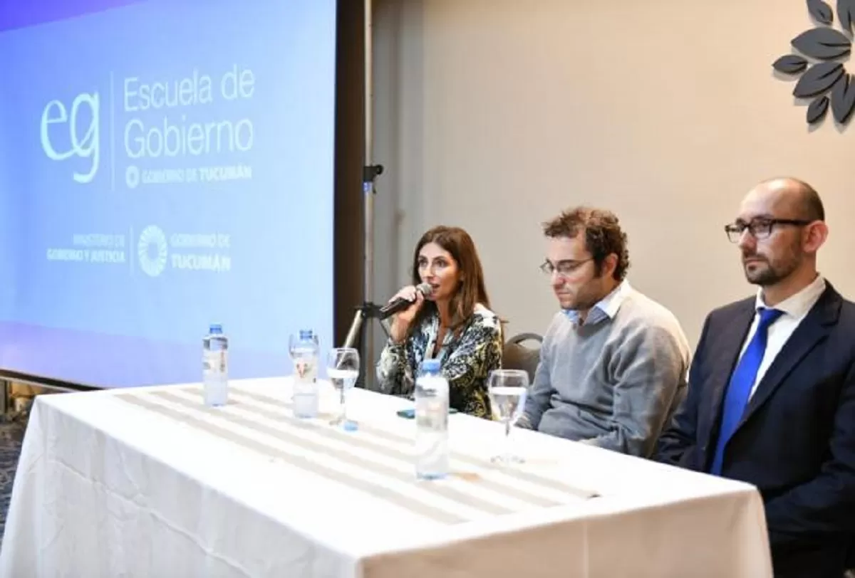 El politólogo y escritor José Natanson disertó en Tucumán