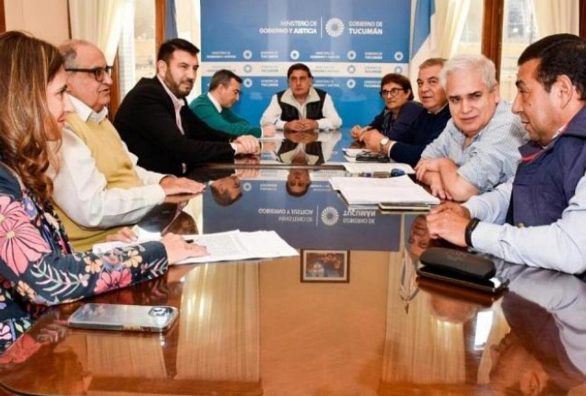 Representantes de ATEP fueron recibidos en la Casa de Gobierno para ...