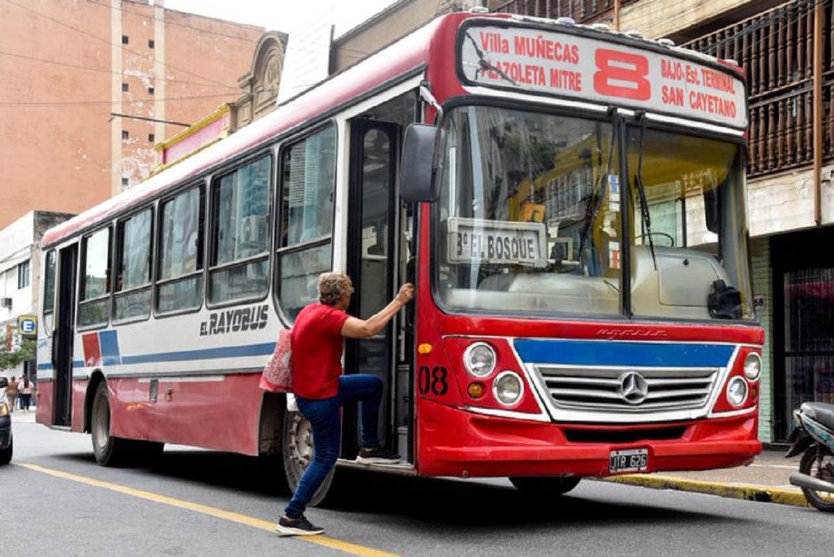Falta de control, caída de pasajeros y costos: las causas del paro en ...
